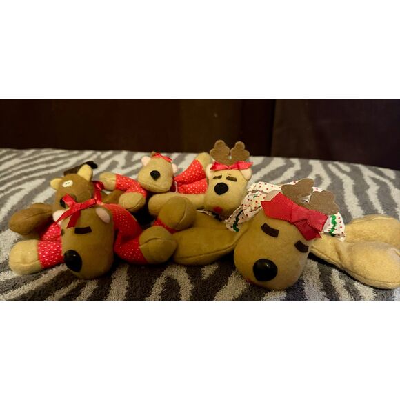 Hallmark | Toys | Vintage 984 Hallmark Rhonda Reindeer And Family ...
